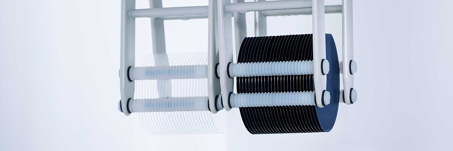 Glass Wafer Processing with high-end equipment | RENA - Rena