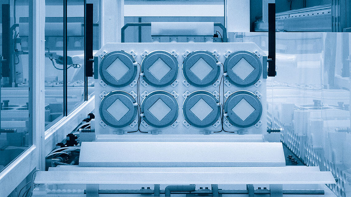 Automated electroplating for semiconductor manufacturing - EPA