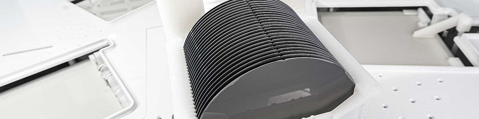 Multi-Step Wet Bench for Cleaning, Etching, Stripping – Revolution