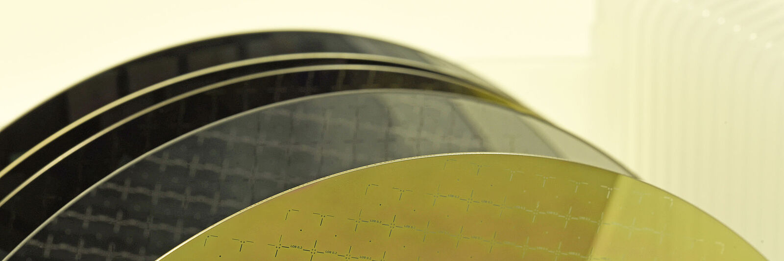 Glass Wafer Processing with high-end equipment | RENA